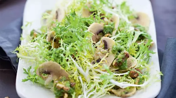 Salad bi Champignons û Walnuts, Recipe Step-by-Step With Photos