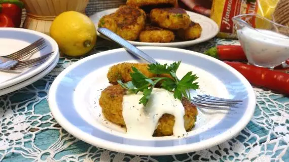 ನೇರ ಎಲೆಕೋಸು cutlets, ಫೋಟೋಗಳೊಂದಿಗೆ ಹಂತ ಹಂತದ ಪಾಕವಿಧಾನ