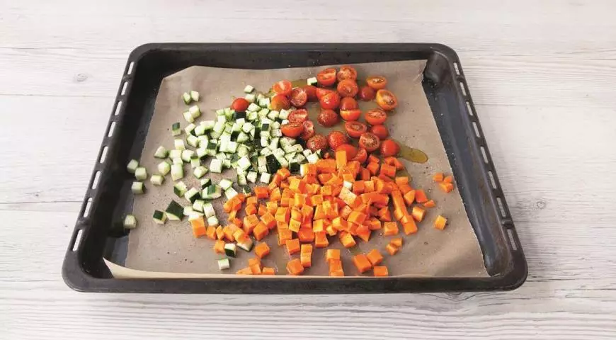 Фото готвење рецепт: сад на карфиол со куркума, ориз и зеленчук, чекор №4