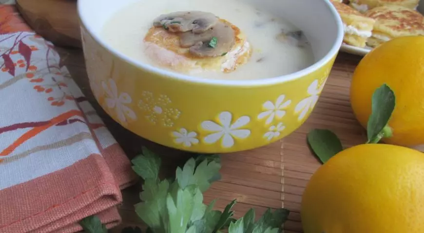 Recept na houbovou krémovou polévku s ranci ravioli