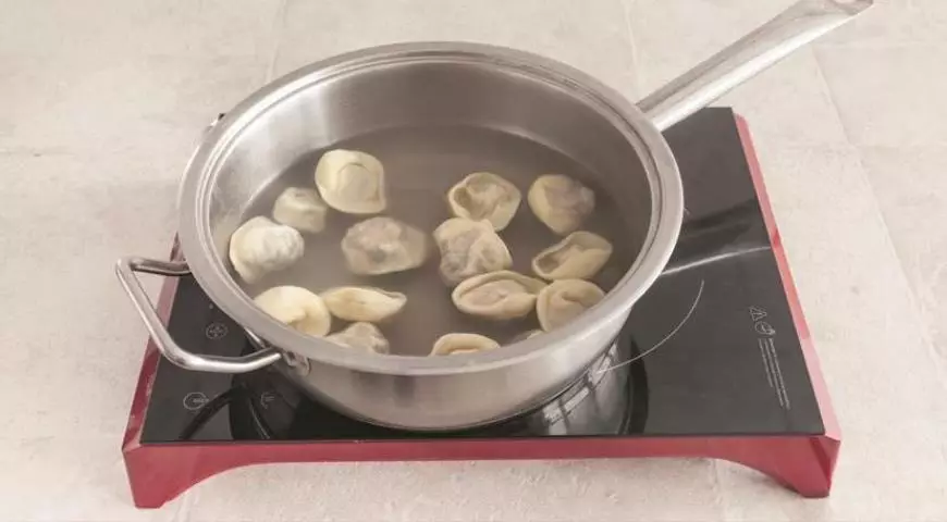 Photo of the preparation of a recipe: dumplings on a kefir dough with beef and mushrooms, step number 7