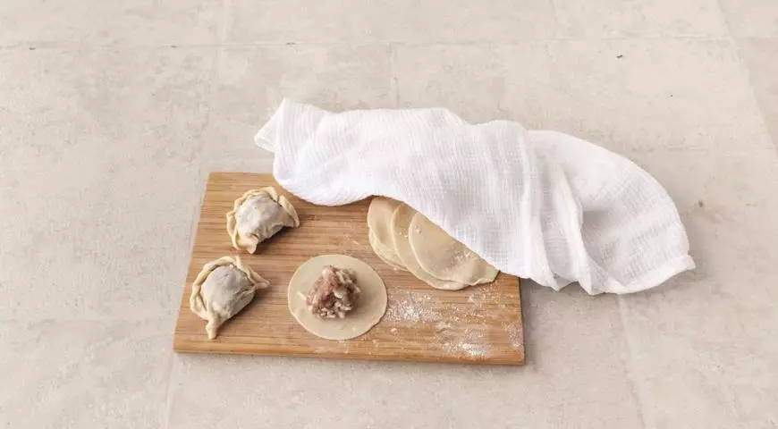 Foto van de voorbereiding van het recept: de meest sappige dumplings, stap nummer 9