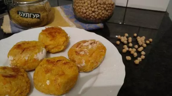 Vegan Cutlets საწყისი Chickpeas და Bulgur, ნაბიჯ ნაბიჯ რეცეპტი ფოტოები