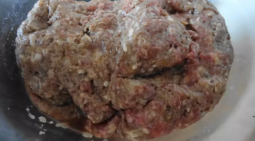 Pikeun daging daging dikandung bawang sareng cabé, campur