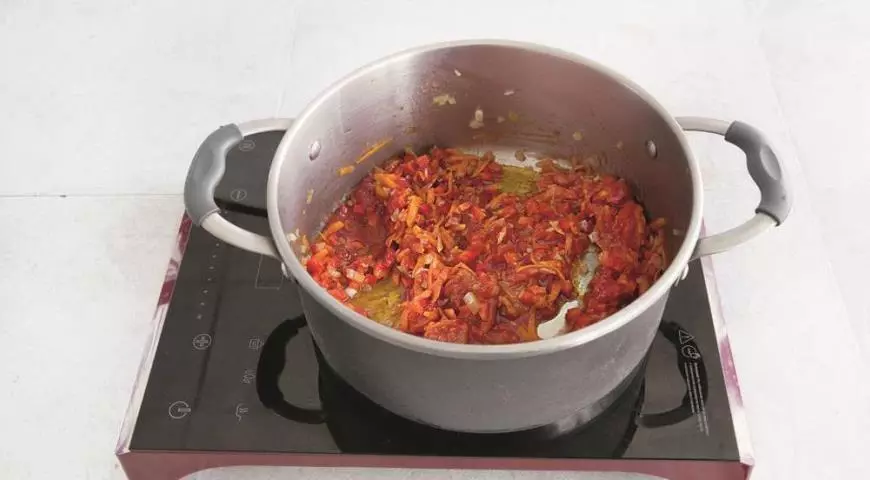 Larawan ng Paghahanda Larawan: Mga cabbages sa tomato-sour cream sauce, step number 3