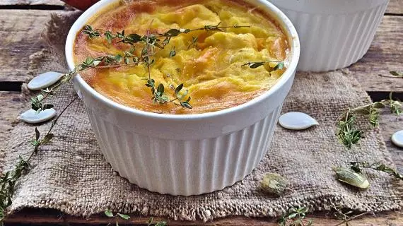 Casserole bil-qara ħamra u cottage cheese, riċetta pass pass ma 'ritratti