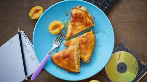 Fried "dumpling" na may mga aprikot, hakbang-hakbang na recipe na may mga larawan