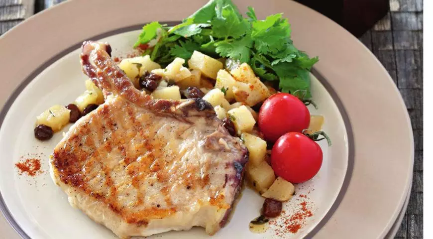 Pork chops with apple sauce, step-by-step recipe with photos