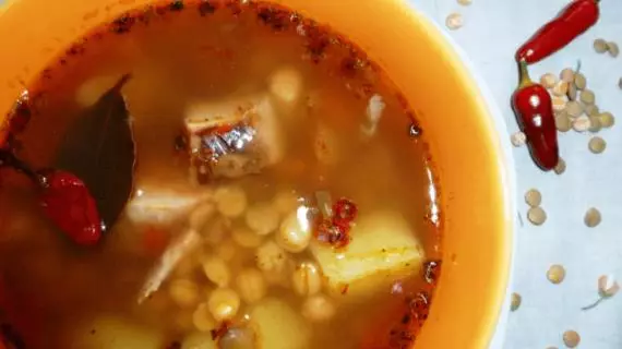 Sopa con lentellas, chícharos e polo afumado, paso a paso Receita con fotos