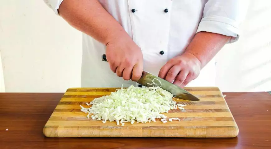 Foto Foto La ricetta della cucina: cotolette bianche del cavolo, il punto numero 1