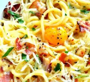 Spaghetti Carbonara hjemme, trinnvis oppskrift med bilder