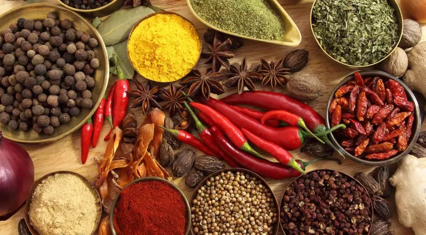 5 minuta para gatishmërisë për të shtuar hudhër dhe seasonings