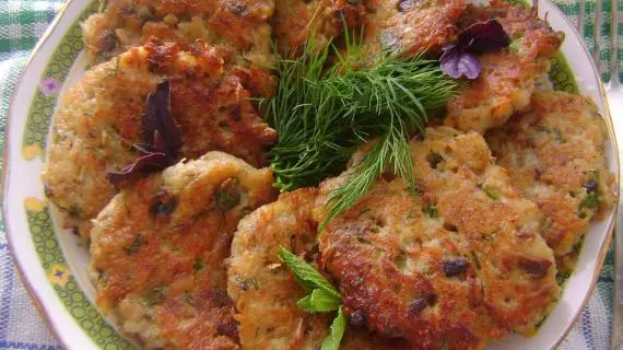 Auzu cutlets ar sēnēm, soli pa solim recepte ar fotogrāfijām