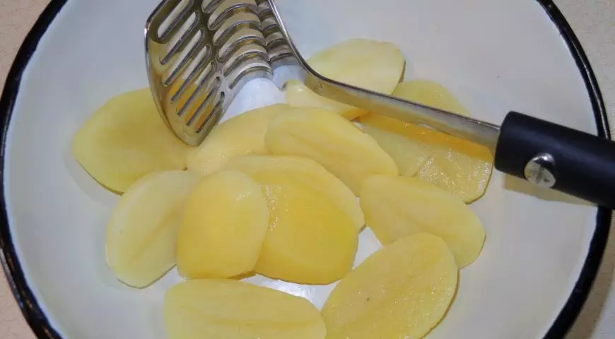 Top boiled potatoes for fish boiler