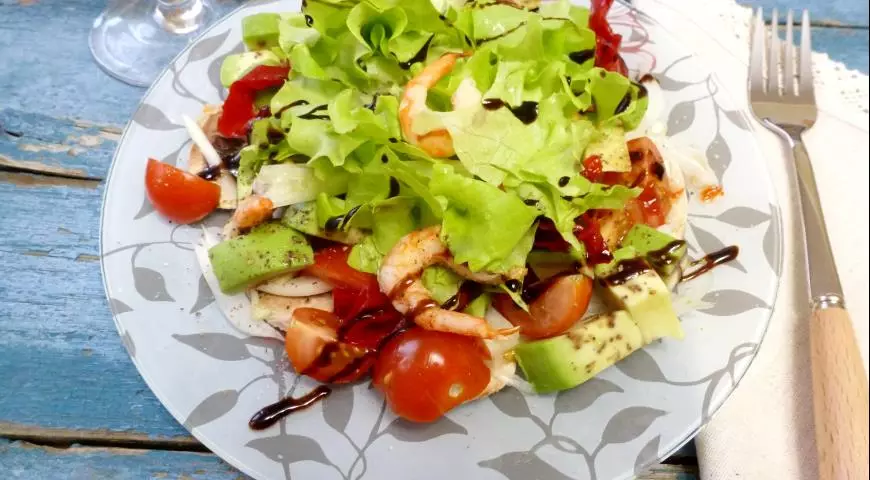 Salad karo Champignnons lan Udang