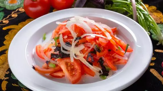 Salad achiccu, usoro nzọụkwụ nzọụkwụ na foto