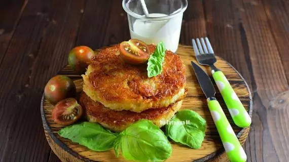 Burgers de pommes de terre avec farce à la viande, recette pas à pas avec photos