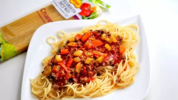 Spaghetti Bolognese Bololon, Mehato-Mohato oa Mohato o ngotsoeng ka mohato
