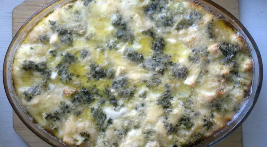 Casserole cool du brocoli et du chou-fleur avec du fromage