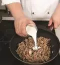 Stock Foto Cooking Recipe: Spaghetti Bolognese, Step Number 2