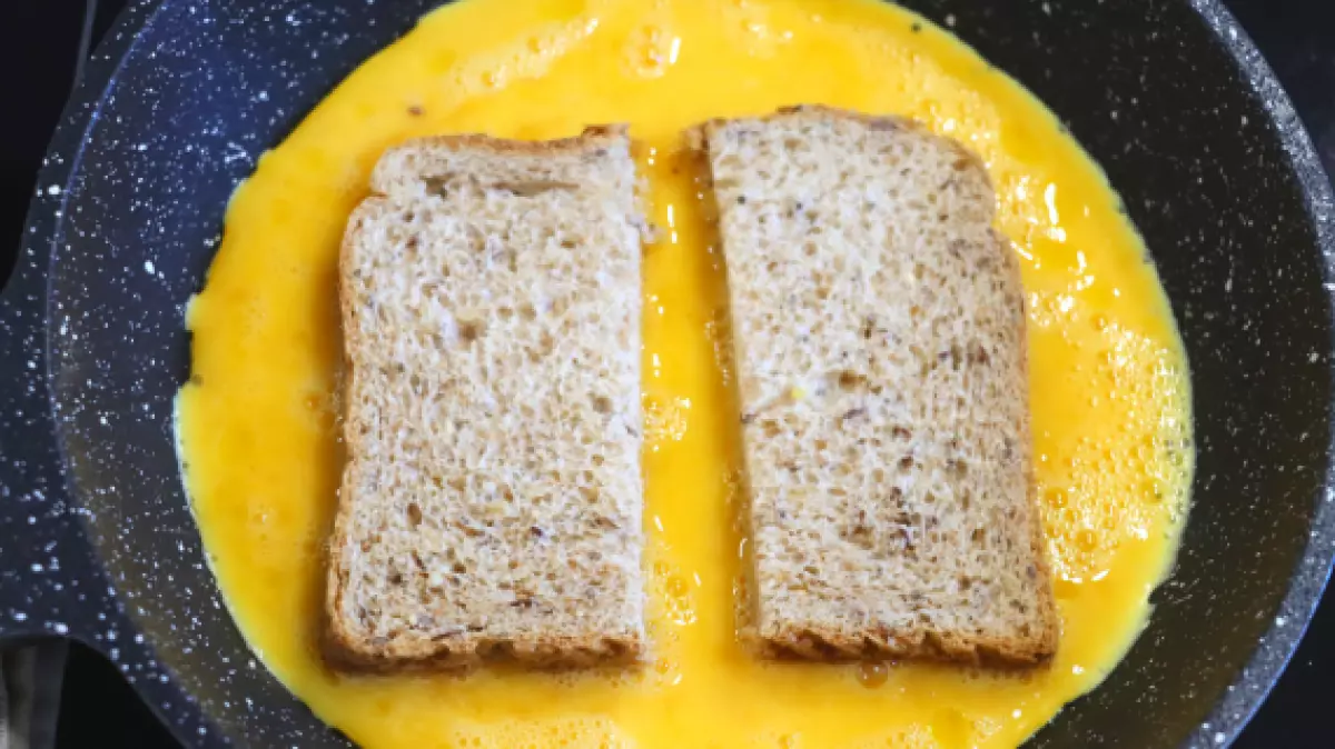 Frokost i 5 minutter fra egg! Fransk Toast med egg, trinnvis oppskrift med bilder