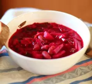 Borsch "sabalikna", léngkah-léngkah-léngkah sareng poto