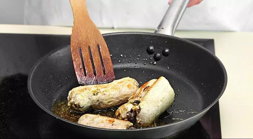 Stock Foto Cooking Recipe: Røtter fra et ceskery med sopp, trinn nummer 6