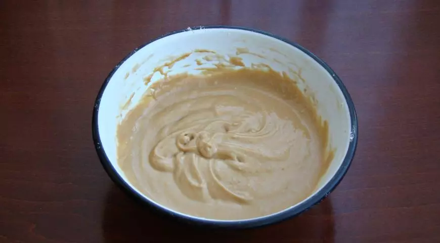 Foto Foto Ricetta da cucina: Torta con latte condensato bollito e mandorla, PASSO numero 3