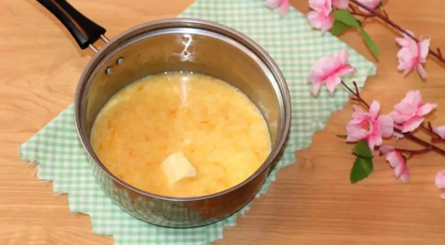 Foto della preparazione della ricetta: Kulich (PASK) con crema arancione, step №13