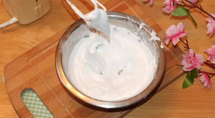 शेयर फटो पकाउने विधि: लेन (टाँस्नुहोस्) सुन्तला क्रीम, चरण №28 को साथ केक (टाँस्नुहोस्)