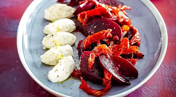 Snack vu gebacktene Rüben, Schrëtt-By-By-Rezept mat Fotoen