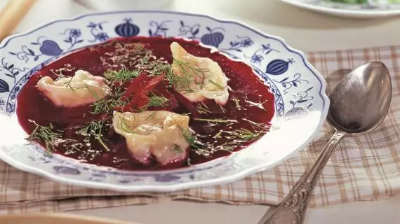 Gljiva borsch s ušima, korak-po-korak recept s fotografijama