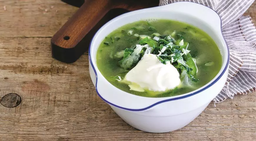 Groen borsch met brandnetel, stap-vir-stap resep met foto's