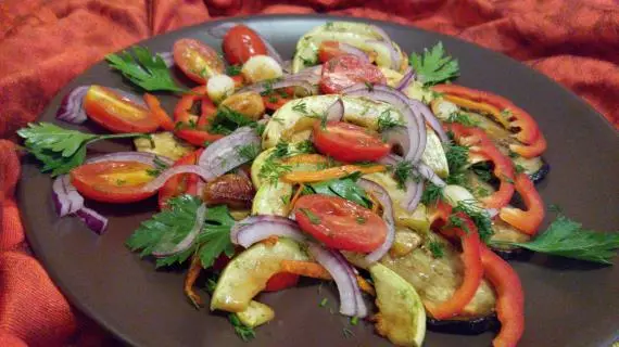 Ensalada cálida "Verano indio", receta paso a paso con fotos