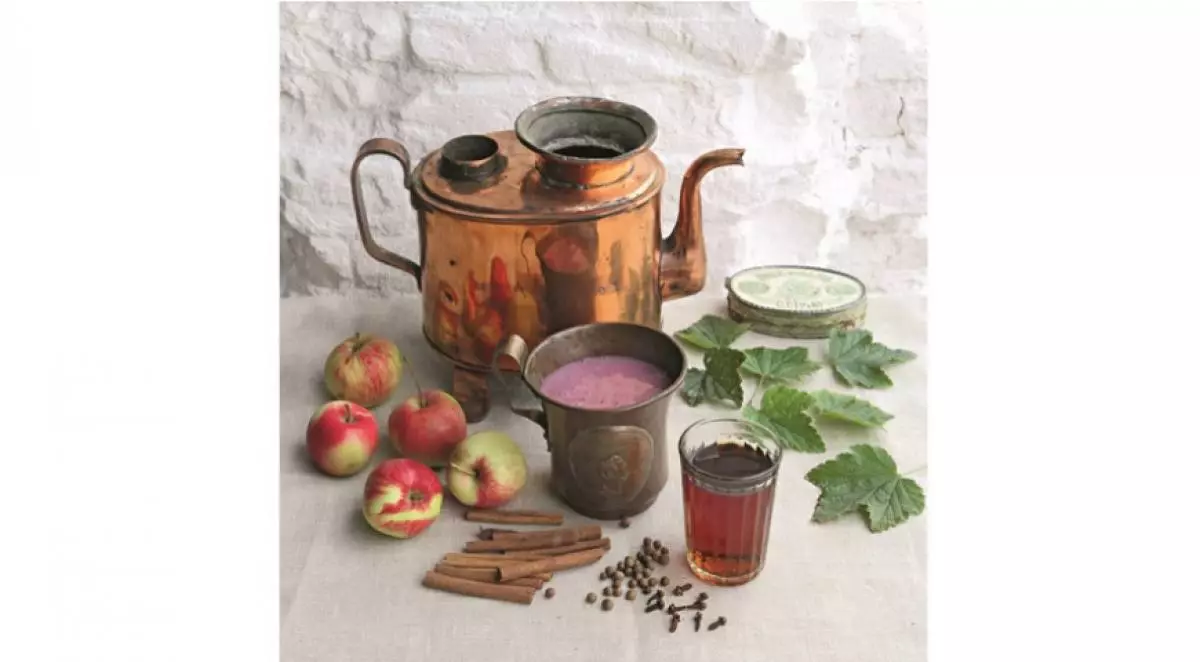 Exclusief. Casserole-braadpan en 5 recepten uit de collectie van het museum van Russische nationale drankjes 12541_7