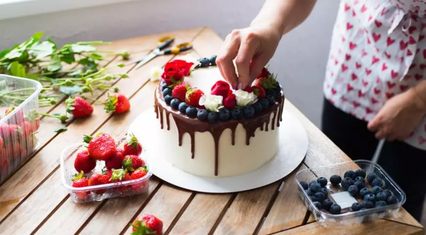 Mom Cake. 8 բաղադրատոմսեր մարտի 8-ի համար