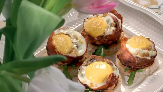 Egg sa ham nests, step-by-step recipe na may mga larawan