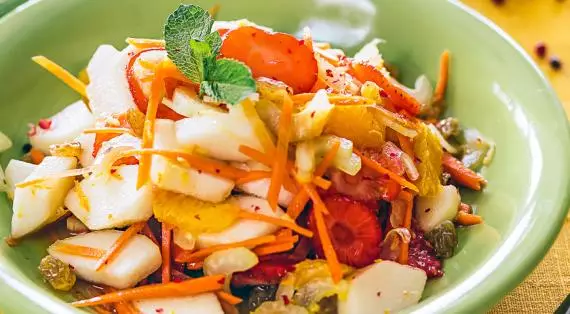 Stock Foto Recette de cuisson: Salade de fruits et de légumes, étape numéro 5