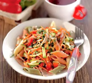 Salad nke pasta, apam na akwụkwọ nri, usoro nzọụkwụ nzọụkwụ na foto