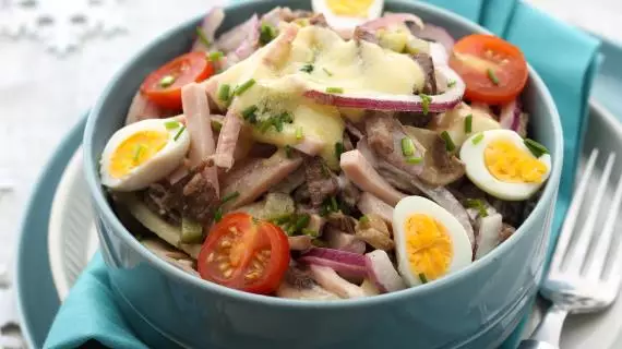 Salad daging, resep langkah demi langkah dengan foto