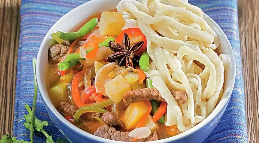 Lagman ক্লাসিক, ছবি সঙ্গে ধাপে ধাপে রেসিপি