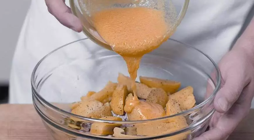 Тамак бышыруу Рецепти: Салат ышталган тоок жана картошка, кадам 6