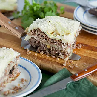 Casserole de chou avec bouillie de sarrasin dans une cuisinière lente