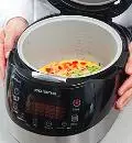 Stock foto varenie recept: omeleta so šunkou a zeleninou v pomalom sporáku, krok №4