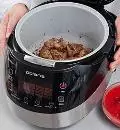 Foto resipi memasak: hati ayam goreng dengan plum dill dalam periuk yang perlahan, langkah №4