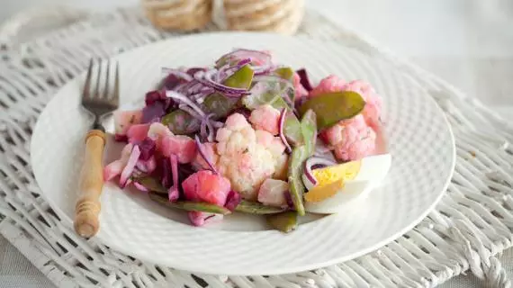 Sumar grænmetis salat, skref fyrir skref uppskrift með myndum