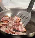 Stock Photo Cooking Recipe: Salady ovy miaraka amin'ny Red Bow sy Bacon, dingana 2