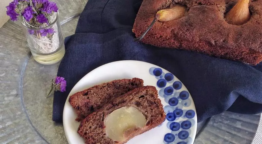 Chocolate-cher crucecake na ube