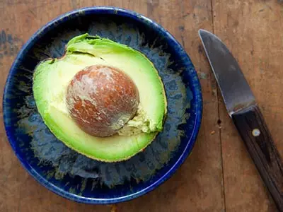 Pate los ntawm mackerel nrog avocado