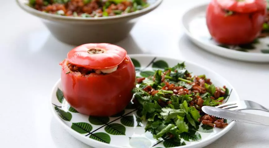 Tomato disumbat dengan beras merah, resipi langkah demi langkah dengan foto